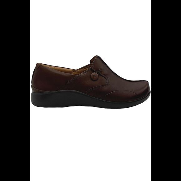 Clarks | Shoes | Clarks Unstructured Leather Slip On Shoes Un Loop 2 ...